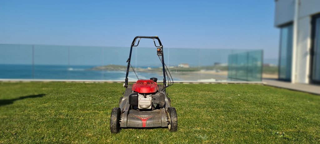 Lawn Mowing – Grasshopper Garden Services